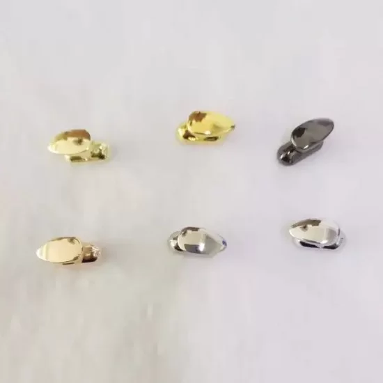 Hook stud