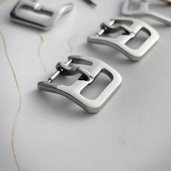 iphone, airtag, buckle