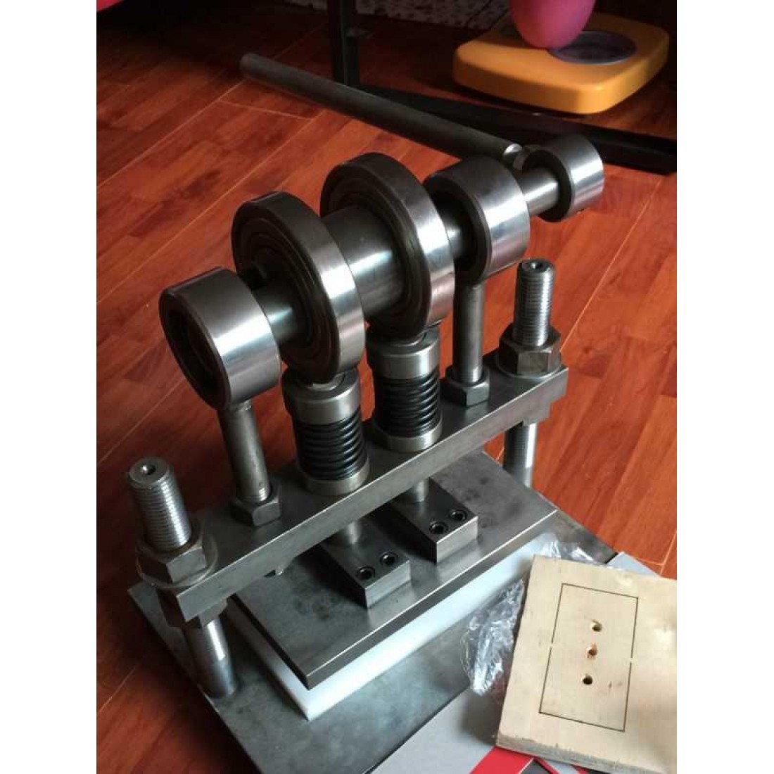 World debut free shipping- Hand crank leather cutting machine, leather ...