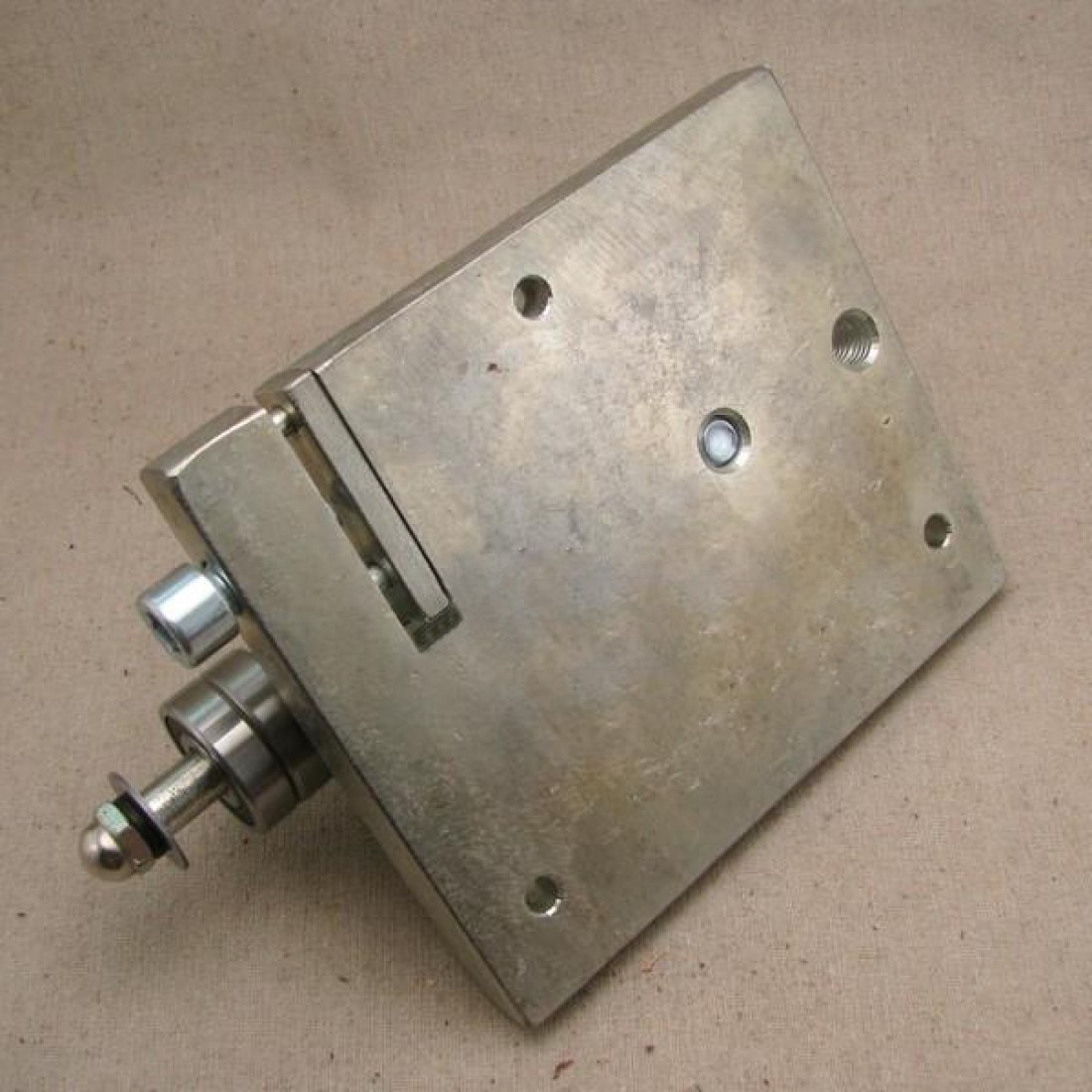 Manual leather splitter machine