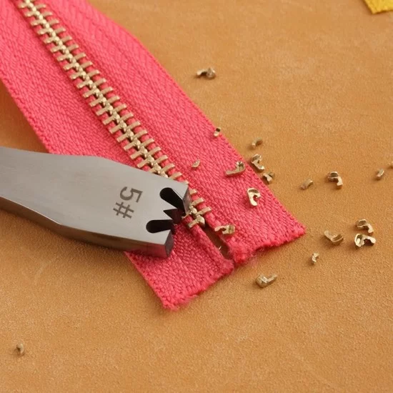 World debut - zipper teeth breaker